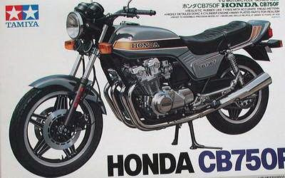 Honda CB750F 1:12, Tamiya 14006 | Promodels.cz